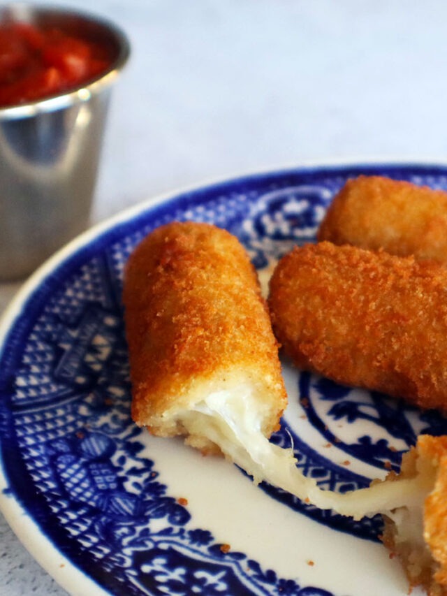 Mozzarella Cheese Sticks | Dixie Chik Cooks